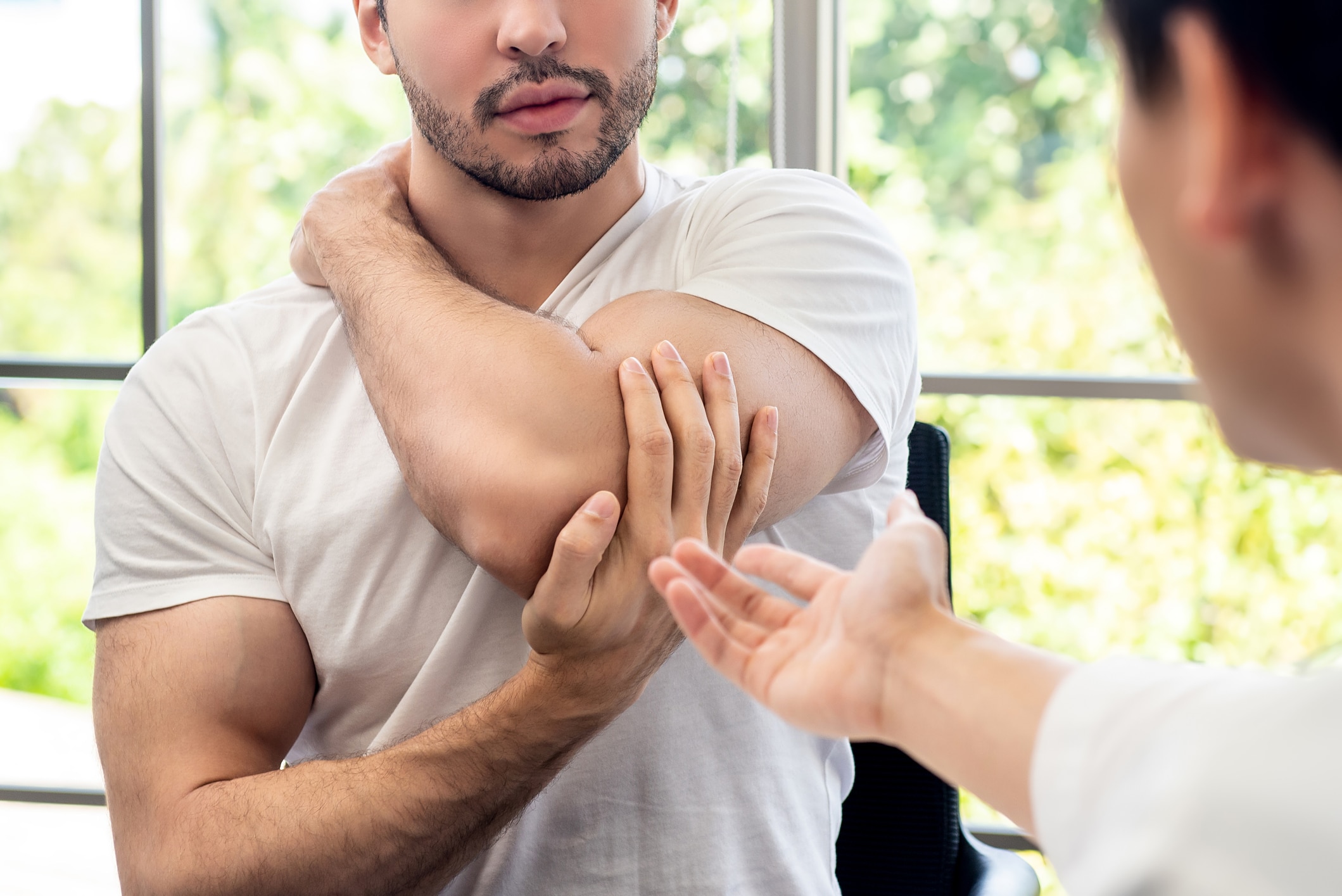 Elbow Joint Pain Causes & Treatment in Burien | OPA Ortho